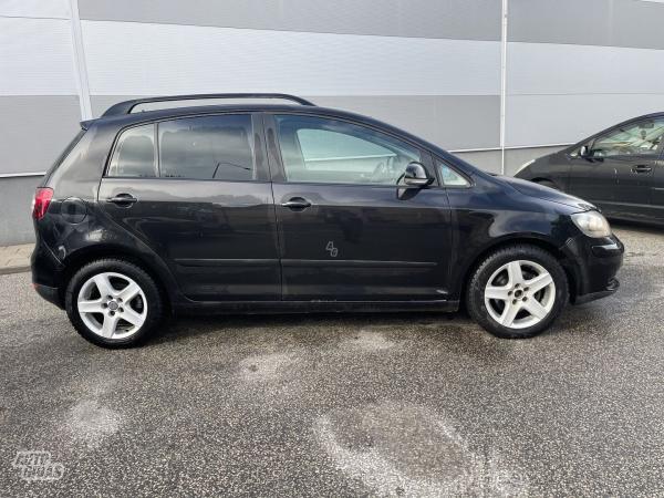 Melns Volkswagen Golf 2007 Viļņa, ar dzinēja tilpumu 1.90 L un nobraukumu 260 tūkst. km par 1600 €, foto 10 vietnē AUTOMOTO.COM.LV
