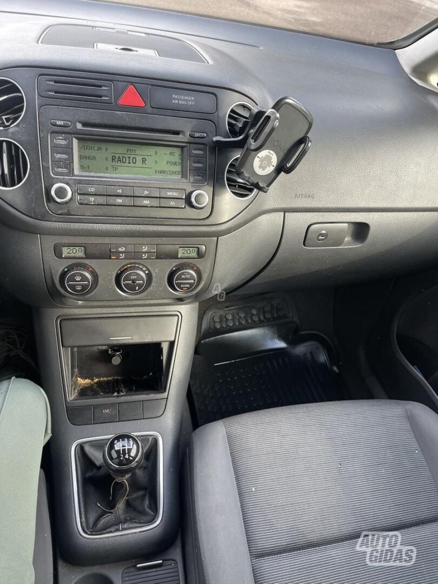 Black Volkswagen Golf 2007 in Vilnius, with an engine capacity of 1.90 L and mileage of 260 thousand km for 1600 €, photo 30 on AUTOMOTO.COM.LV