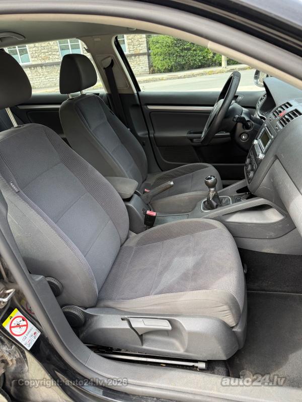 Melns Volkswagen Golf 2007 Tallina, ar dzinēja tilpumu 1.90 L un nobraukumu 0 tūkst. km par 1500 €, foto 10 vietnē AUTOMOTO.COM.LV