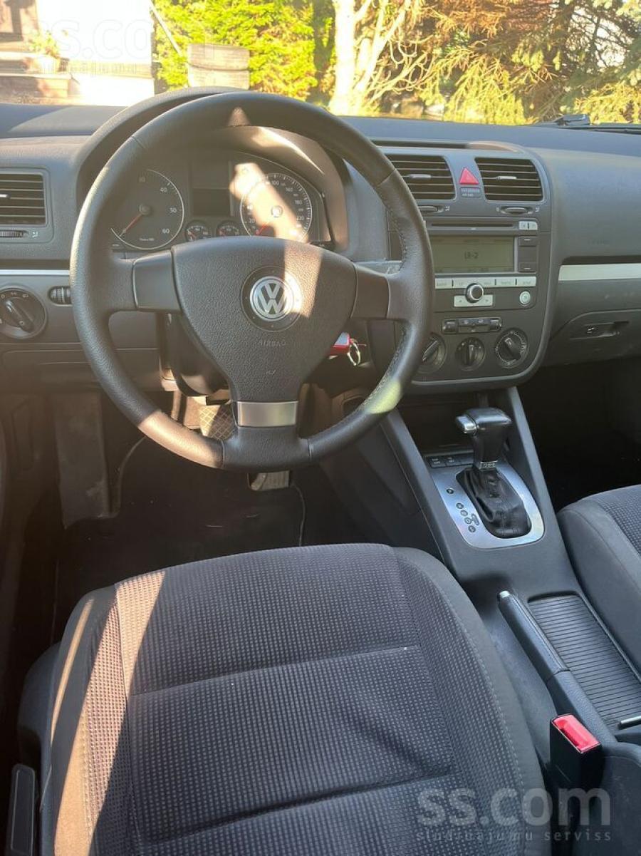 Melns Volkswagen Golf 2007 Rīga, ar dzinēja tilpumu 2.00 L un nobraukumu 333 tūkst. km par 2999 €, foto 10 vietnē AUTOMOTO.COM.LV