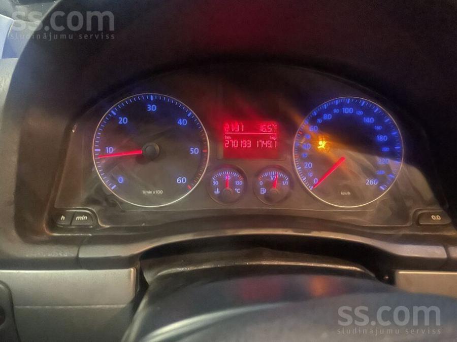Melns Volkswagen Golf 2007 Rīga, ar dzinēja tilpumu 1.90 L un nobraukumu 270 tūkst. km par 2600 €, foto 4 vietnē AUTOMOTO.COM.LV