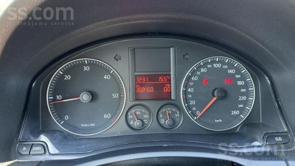 Black Volkswagen Golf 2007 in Riga, with an engine capacity of 1.90 L and mileage of 369 thousand km for 2500 €, photo 8 on AUTOMOTO.COM.LV