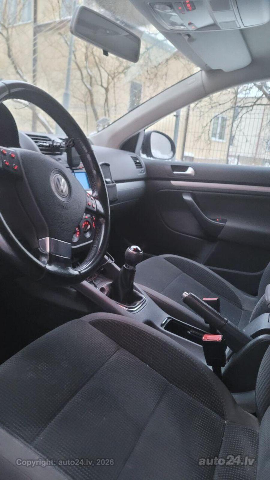 Black Volkswagen Golf 2008 in Tartu, with an engine capacity of 1.90 L and mileage of 414 thousand km for 1850 €, photo 3 on AUTOMOTO.COM.LV