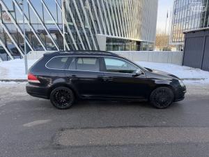 Black Volkswagen Golf 2008 in Vilnius, with an engine capacity of 2.00 L and mileage of 375 thousand km for 1950 €, photo 3 on AUTOMOTO.COM.LV