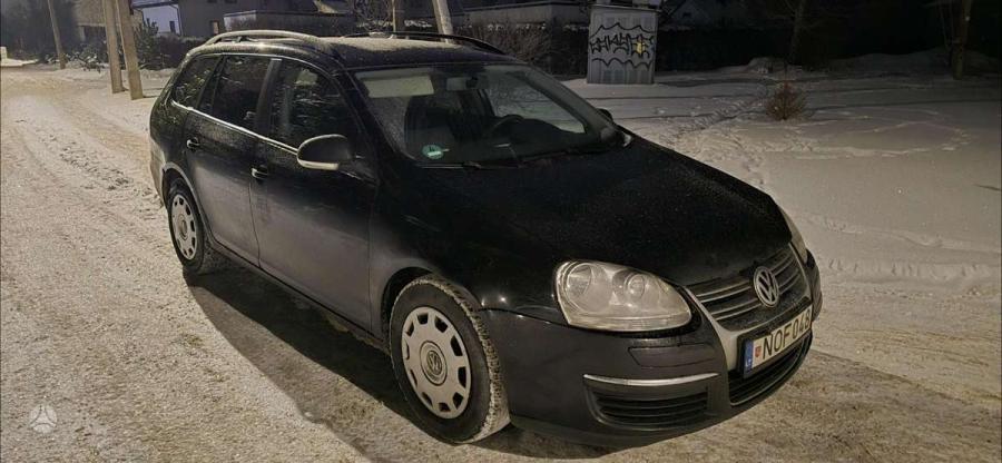 Black Volkswagen Golf 2008 in Vilnius, with an engine capacity of 1.90 L and mileage of 307 thousand km for 900 €, photo 3 on AUTOMOTO.COM.LV