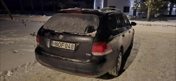 Black Volkswagen Golf 2008 in Vilnius, with an engine capacity of 1.90 L and mileage of 307 thousand km for 900 €, photo 5 on AUTOMOTO.COM.LV