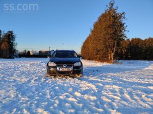 Melns Volkswagen Golf 2008 Rīga, ar dzinēja tilpumu 1.90 L un nobraukumu 235 tūkst. km par 4750 €, foto  vietnē AUTOMOTO.COM.LV