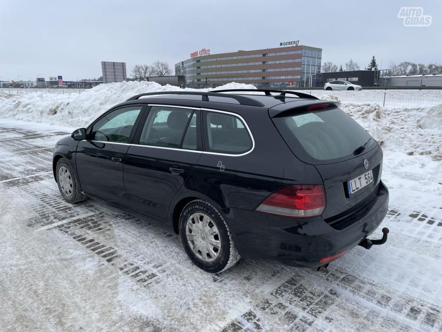 Melns Volkswagen Golf 2008 Viļņa, ar dzinēja tilpumu 1.90 L un nobraukumu 351 tūkst. km par 2600 €, foto 5 vietnē AUTOMOTO.COM.LV