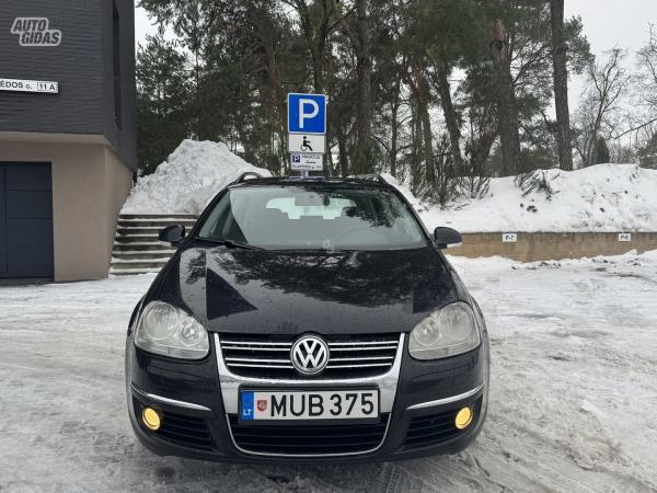 Black Volkswagen Golf 2008 in Panevezys, with an engine capacity of 1.90 L and mileage of 400 thousand km for 1590 €, photo 2 on AUTOMOTO.COM.LV