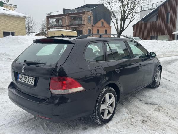 Black Volkswagen Golf 2008 in Panevezys, with an engine capacity of 1.90 L and mileage of 400 thousand km for 1590 €, photo 6 on AUTOMOTO.COM.LV