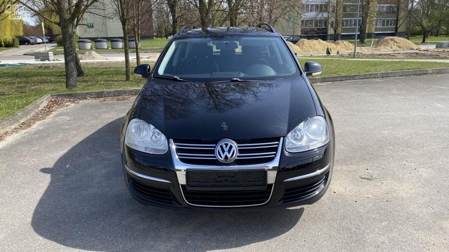 Black Volkswagen Golf 2008 in Vilkaviskis, with an engine capacity of 1.60 L and mileage of 247 thousand km for 2650 €, photo 1 on AUTOMOTO.COM.LV
