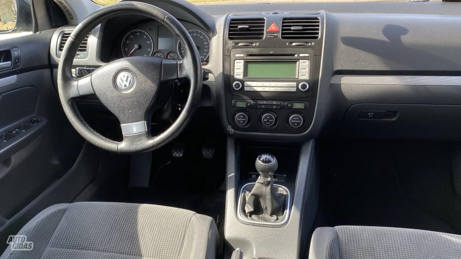 Black Volkswagen Golf 2008 in Vilkaviskis, with an engine capacity of 1.60 L and mileage of 247 thousand km for 2650 €, photo 11 on AUTOMOTO.COM.LV