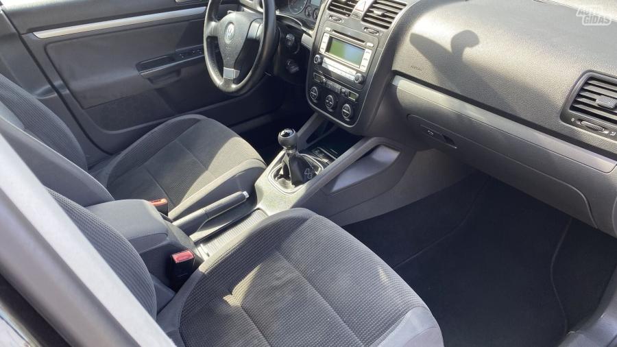 Black Volkswagen Golf 2008 in Vilkaviskis, with an engine capacity of 1.60 L and mileage of 247 thousand km for 2650 €, photo 15 on AUTOMOTO.COM.LV