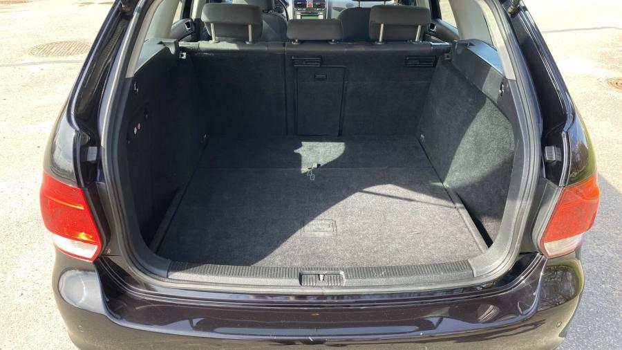 Black Volkswagen Golf 2008 in Vilkaviskis, with an engine capacity of 1.60 L and mileage of 247 thousand km for 2650 €, photo 17 on AUTOMOTO.COM.LV