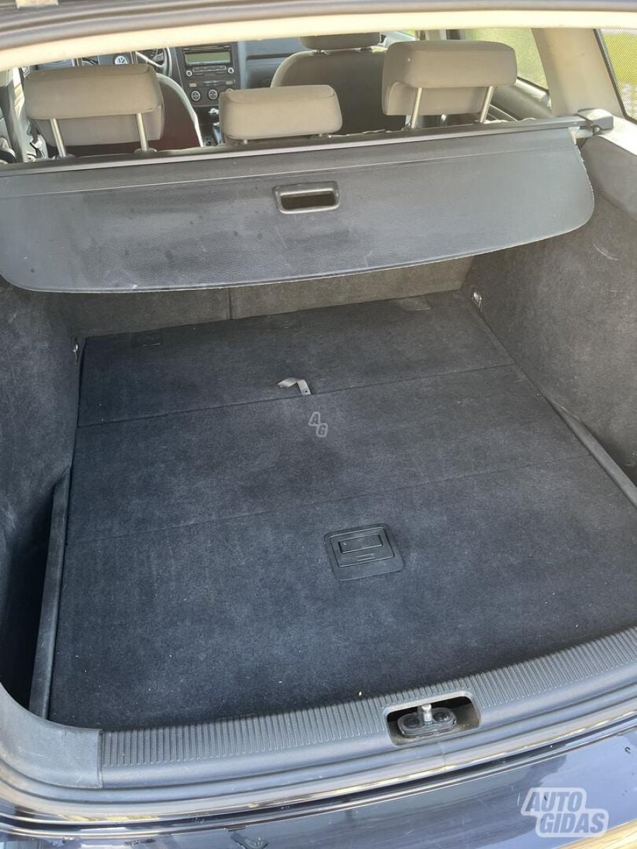 Melns Volkswagen Golf 2008 Kauņa, ar dzinēja tilpumu 1.90 L un nobraukumu 372 tūkst. km par 2900 €, foto 4 vietnē AUTOMOTO.COM.LV