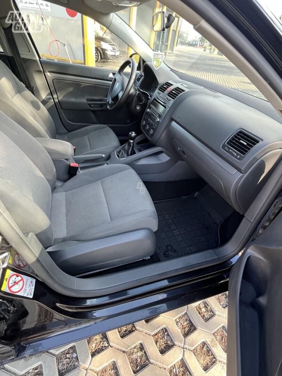 Melns Volkswagen Golf 2008 Kauņa, ar dzinēja tilpumu 1.90 L un nobraukumu 372 tūkst. km par 2900 €, foto 13 vietnē AUTOMOTO.COM.LV