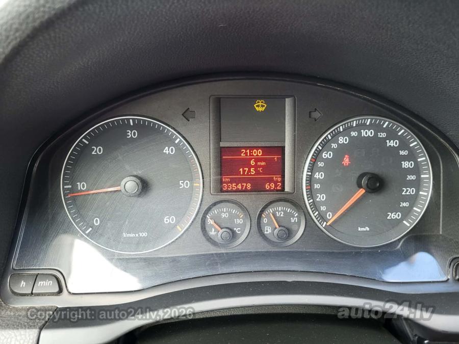 Melns Volkswagen Golf 2008 Tallina, ar dzinēja tilpumu 2.00 L un nobraukumu 335 tūkst. km par 3900 €, foto 8 vietnē AUTOMOTO.COM.LV