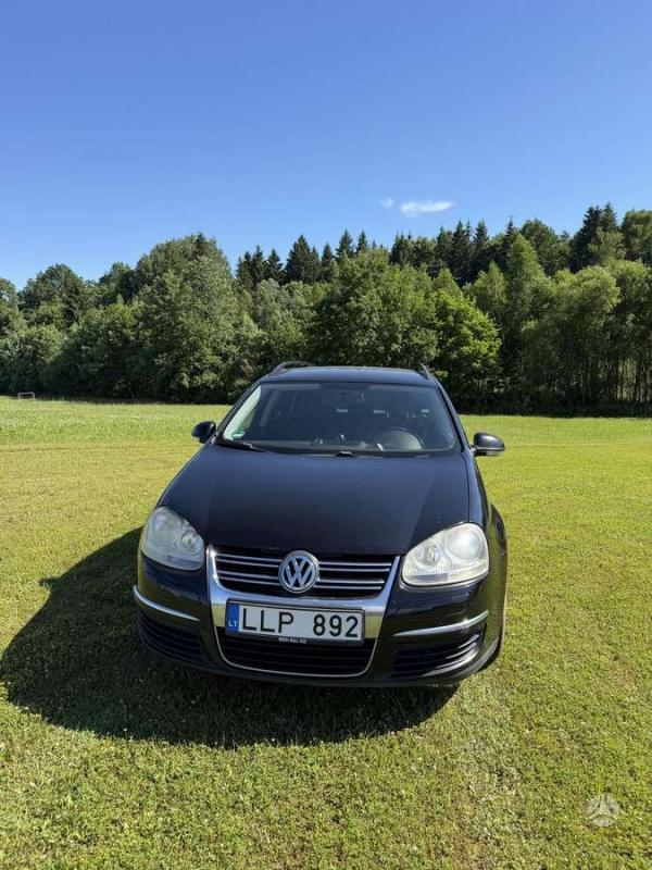 Melns Volkswagen Golf 2008 Viļņa, ar dzinēja tilpumu 1.90 L un nobraukumu 337 tūkst. km par 750 €, foto 1 vietnē AUTOMOTO.COM.LV