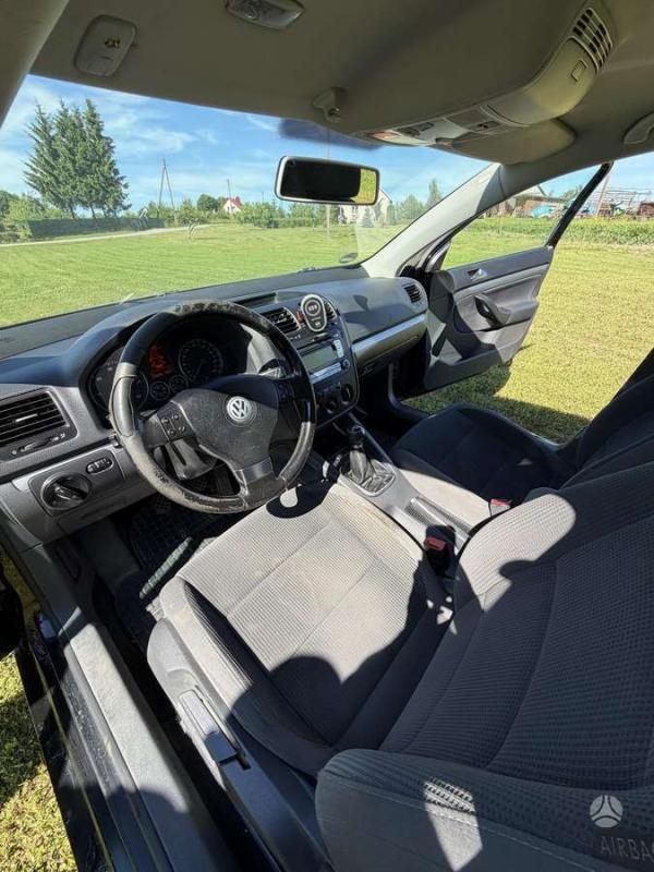 Melns Volkswagen Golf 2008 Viļņa, ar dzinēja tilpumu 1.90 L un nobraukumu 337 tūkst. km par 750 €, foto 10 vietnē AUTOMOTO.COM.LV