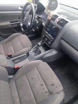 Black Volkswagen Golf 2008 in Alytus, with an engine capacity of 1.97 L and mileage of 305 thousand km for 1850 €, photo 12 on AUTOMOTO.COM.LV