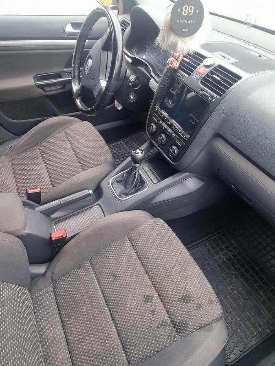 Black Volkswagen Golf 2008 in Alytus, with an engine capacity of 1.97 L and mileage of 305 thousand km for 1850 €, photo 12 on AUTOMOTO.COM.LV