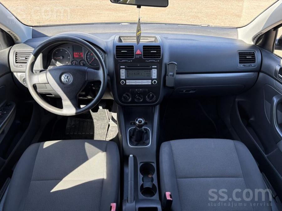 Melns Volkswagen Golf 2008 Daugavpils, ar dzinēja tilpumu 1.90 L un nobraukumu 270 tūkst. km par 3350 €, foto 10 vietnē AUTOMOTO.COM.LV
