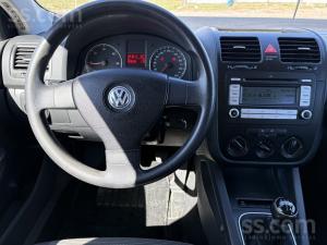 Melns Volkswagen Golf 2008 Daugavpils, ar dzinēja tilpumu 1.90 L un nobraukumu 270 tūkst. km par 3350 €, foto 11 vietnē AUTOMOTO.COM.LV