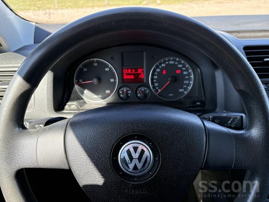 Melns Volkswagen Golf 2008 Daugavpils, ar dzinēja tilpumu 1.90 L un nobraukumu 270 tūkst. km par 3350 €, foto 13 vietnē AUTOMOTO.COM.LV