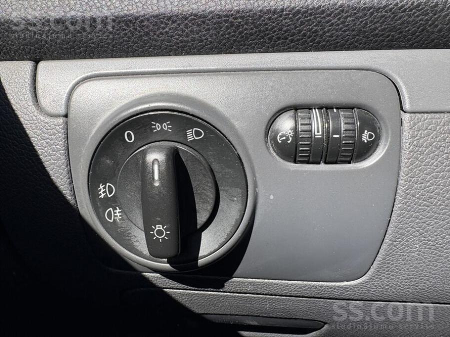 Melns Volkswagen Golf 2008 Daugavpils, ar dzinēja tilpumu 1.90 L un nobraukumu 270 tūkst. km par 3350 €, foto 19 vietnē AUTOMOTO.COM.LV