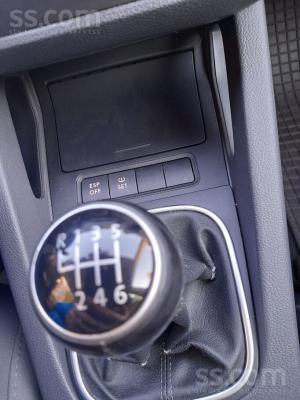 Black Volkswagen Golf 2008 in Daugavpils, with an engine capacity of 2.00 L and mileage of 308 thousand km for 1650 €, photo 4 on AUTOMOTO.COM.LV