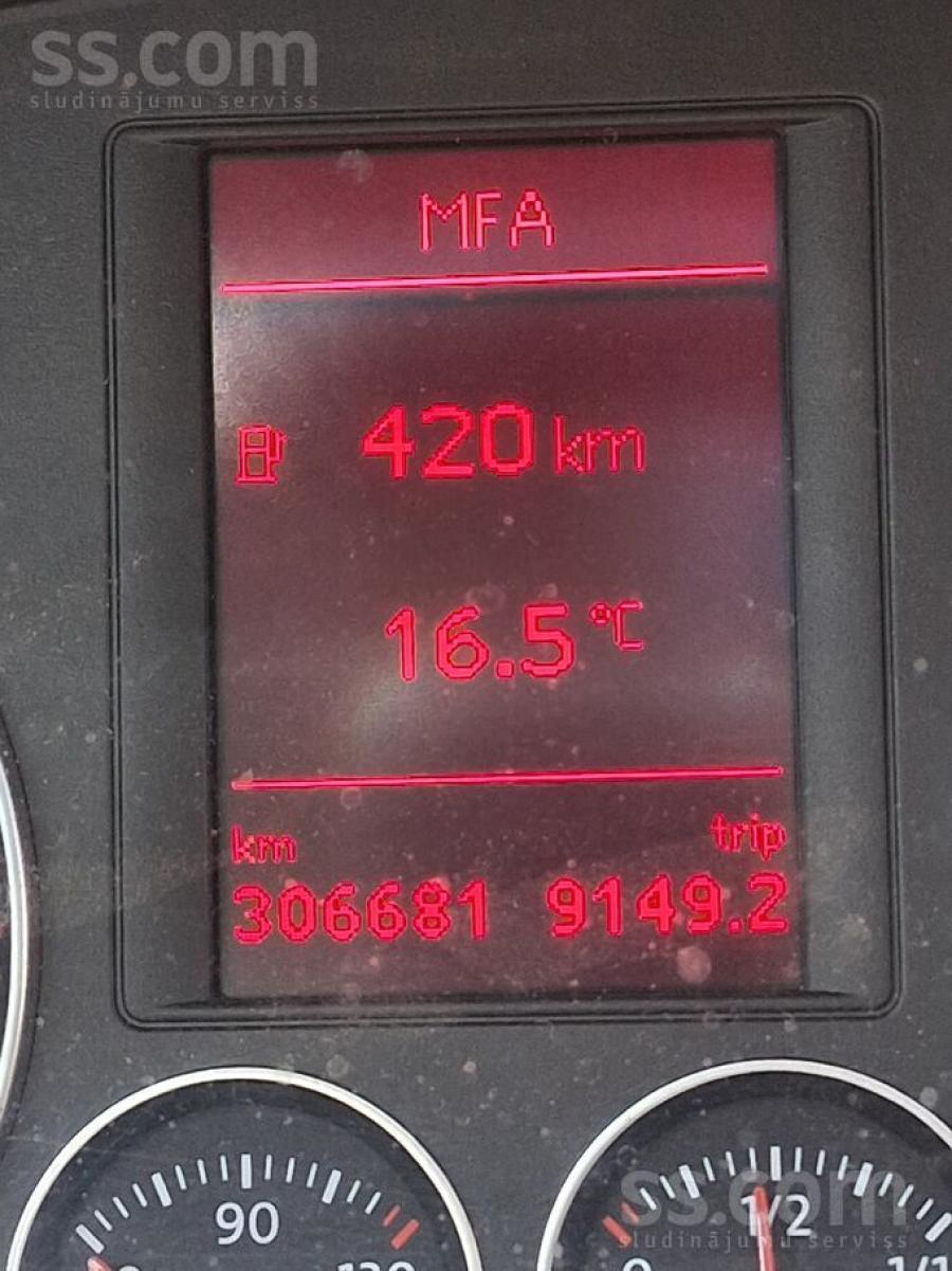 Black Volkswagen Golf 2008 in Daugavpils, with an engine capacity of 2.00 L and mileage of 308 thousand km for 1650 €, photo 5 on AUTOMOTO.COM.LV