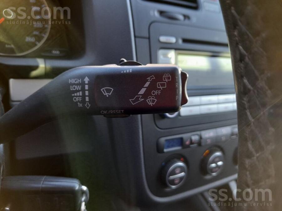 Black Volkswagen Golf 2008 in Daugavpils, with an engine capacity of 2.00 L and mileage of 308 thousand km for 1650 €, photo 6 on AUTOMOTO.COM.LV