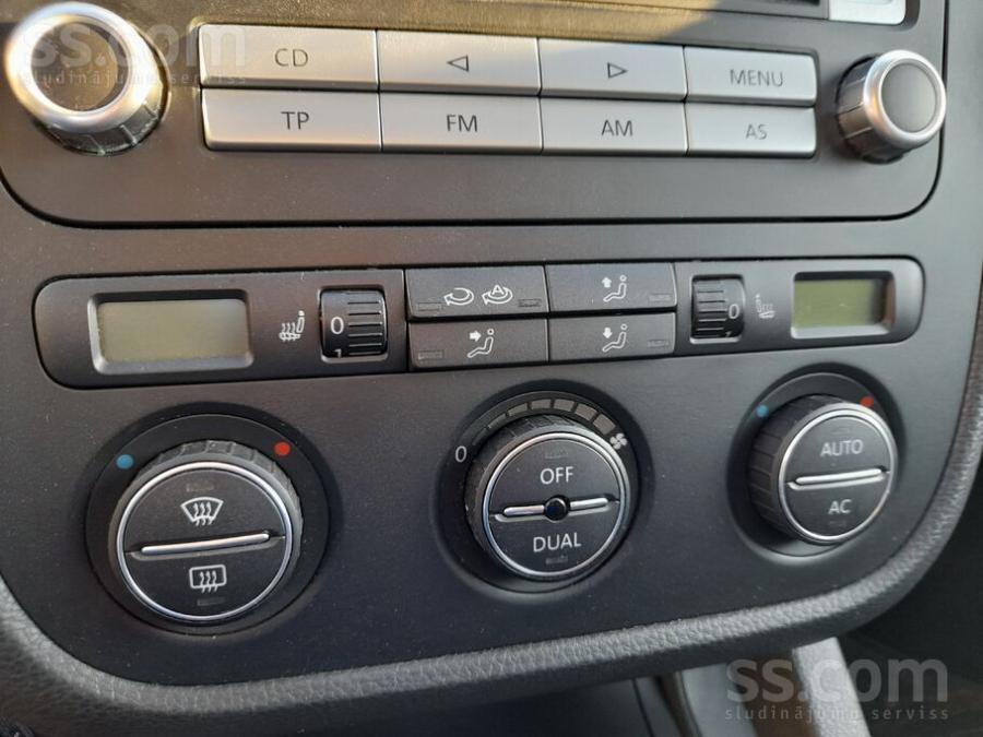 Black Volkswagen Golf 2008 in Daugavpils, with an engine capacity of 2.00 L and mileage of 308 thousand km for 1650 €, photo 10 on AUTOMOTO.COM.LV