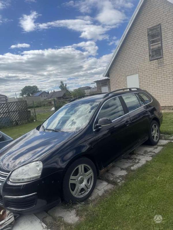Black Volkswagen Golf 2008 in Kedainiai, with an engine capacity of 1.97 L and mileage of 438 thousand km for 1300 €, photo 1 on AUTOMOTO.COM.LV