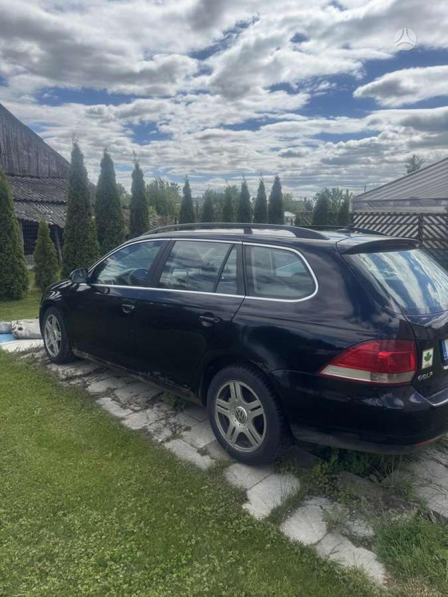 Black Volkswagen Golf 2008 in Kedainiai, with an engine capacity of 1.97 L and mileage of 438 thousand km for 1300 €, photo 4 on AUTOMOTO.COM.LV