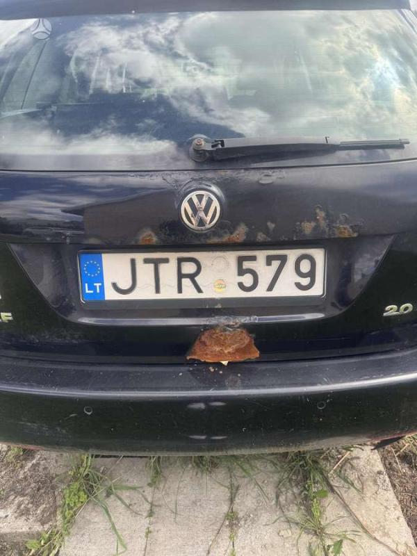 Black Volkswagen Golf 2008 in Kedainiai, with an engine capacity of 1.97 L and mileage of 438 thousand km for 1300 €, photo 5 on AUTOMOTO.COM.LV
