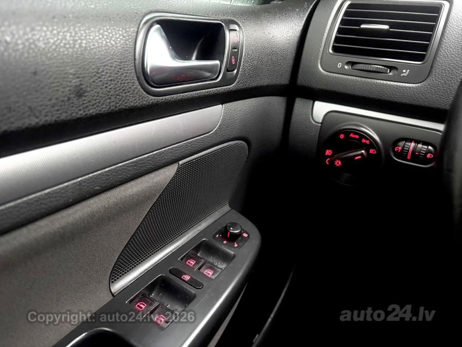 Black Volkswagen Golf 2008 in Tallinn, with an engine capacity of 2.00 L and mileage of 306 thousand km for 2999 €, photo 15 on AUTOMOTO.COM.LV