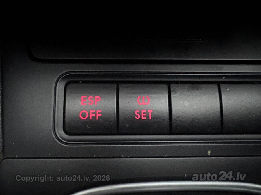 Black Volkswagen Golf 2008 in Tallinn, with an engine capacity of 2.00 L and mileage of 306 thousand km for 2999 €, photo 16 on AUTOMOTO.COM.LV