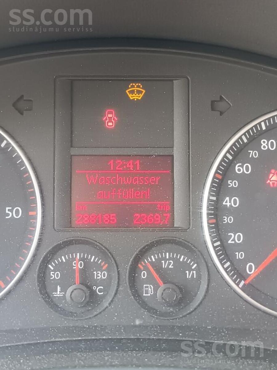 Melns Volkswagen Golf 2008 Liepāja, ar dzinēja tilpumu 1.90 L un nobraukumu 288 tūkst. km par 1790 €, foto 3 vietnē AUTOMOTO.COM.LV