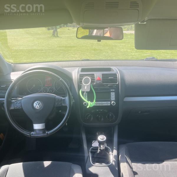 Melns Volkswagen Golf 2008 Rīga, ar dzinēja tilpumu 1.90 L un nobraukumu 304 tūkst. km par 1250 €, foto 6 vietnē AUTOMOTO.COM.LV