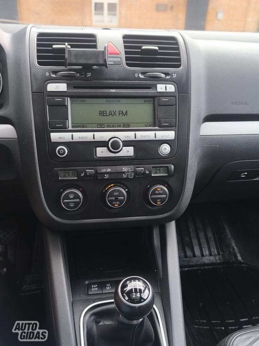 Black Volkswagen Golf 2008 in Vilnius, with an engine capacity of 2.00 L and mileage of 347 thousand km for 1650 €, photo 14 on AUTOMOTO.COM.LV