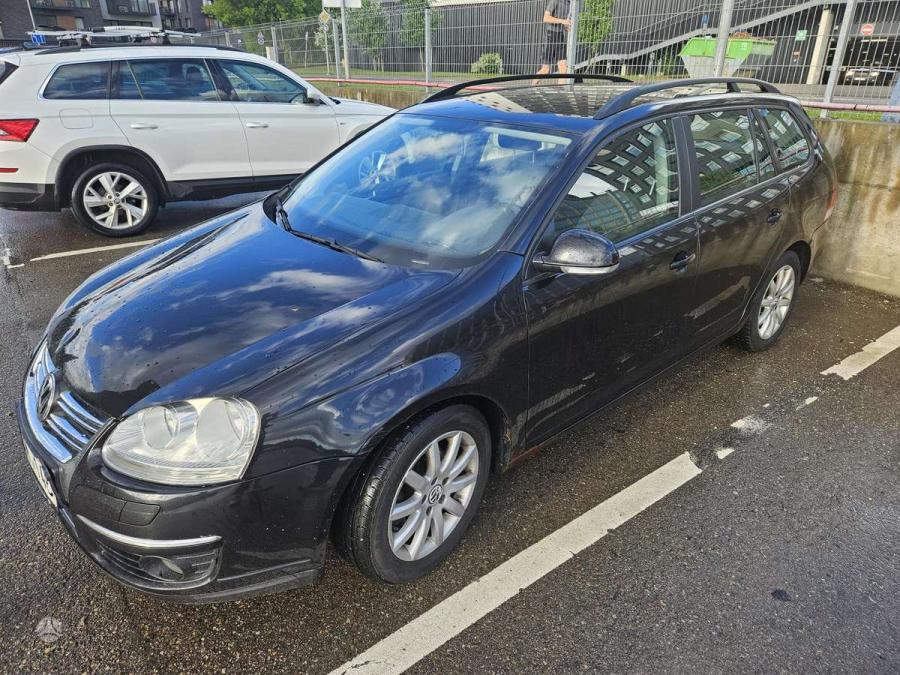 Melns Volkswagen Golf 2008 Viļņa, ar dzinēja tilpumu 1.90 L un nobraukumu 200 tūkst. km par 2200 €, foto 1 vietnē AUTOMOTO.COM.LV