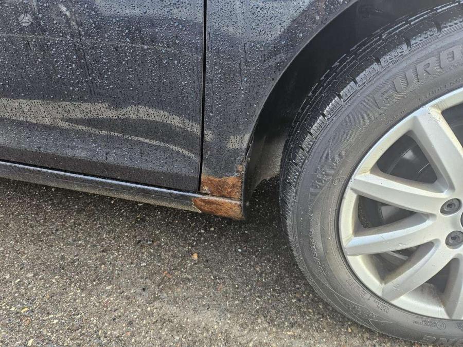 Melns Volkswagen Golf 2008 Viļņa, ar dzinēja tilpumu 1.90 L un nobraukumu 200 tūkst. km par 2200 €, foto 6 vietnē AUTOMOTO.COM.LV