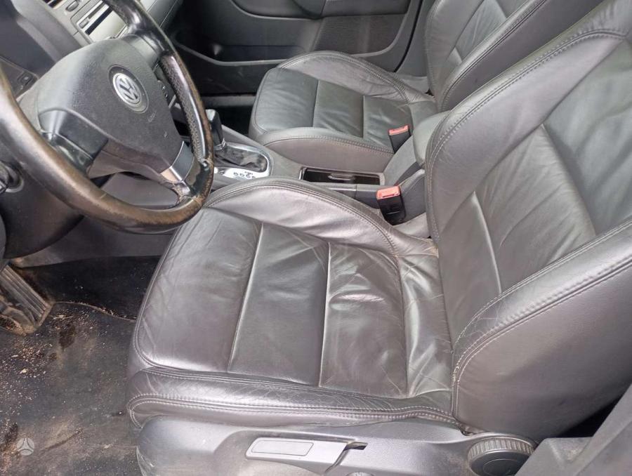 Melns Volkswagen Golf 2008 Ukmergė, ar dzinēja tilpumu 1.90 L un nobraukumu 294 tūkst. km par 750 €, foto 9 vietnē AUTOMOTO.COM.LV