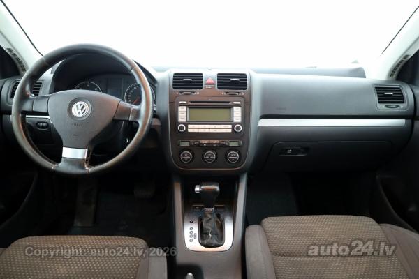 Melns Volkswagen Golf 2008 Tallina, ar dzinēja tilpumu 2.00 L un nobraukumu 368 tūkst. km par 799 €, foto 5 vietnē AUTOMOTO.COM.LV
