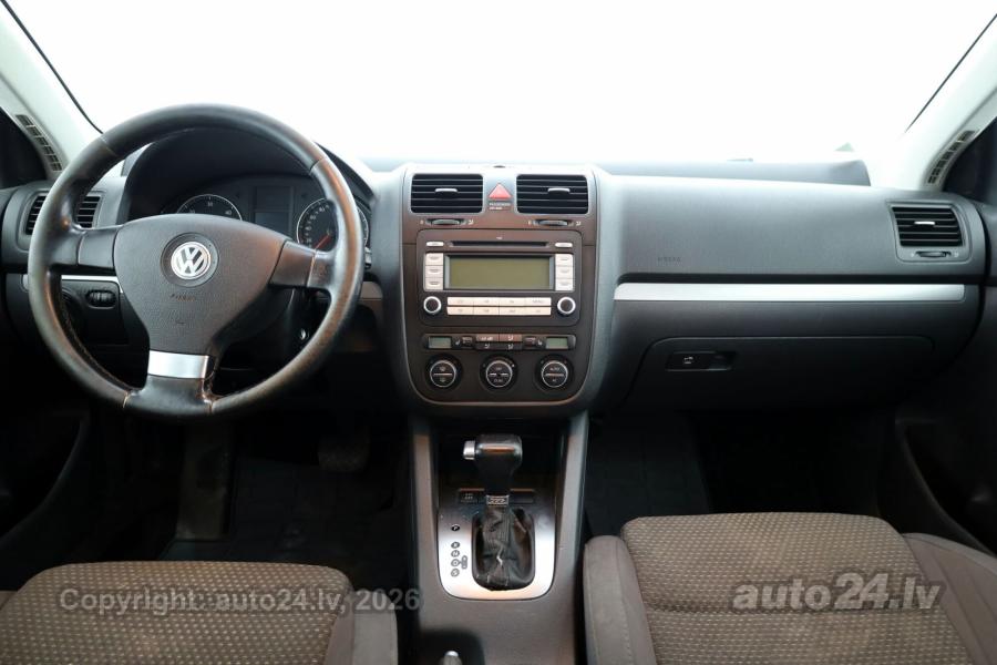 Black Volkswagen Golf 2008 in Tallinn, with an engine capacity of 2.00 L and mileage of 368 thousand km for 799 €, photo 6 on AUTOMOTO.COM.LV