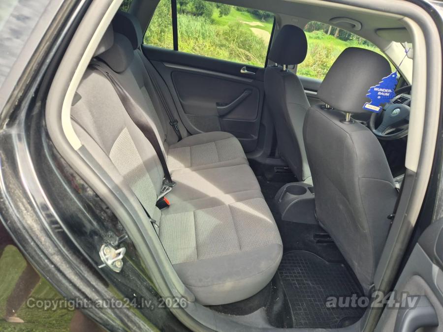 Melns Volkswagen Golf 2008 Jegeva, ar dzinēja tilpumu 1.90 L un nobraukumu 322 tūkst. km par 1900 €, foto 6 vietnē AUTOMOTO.COM.LV