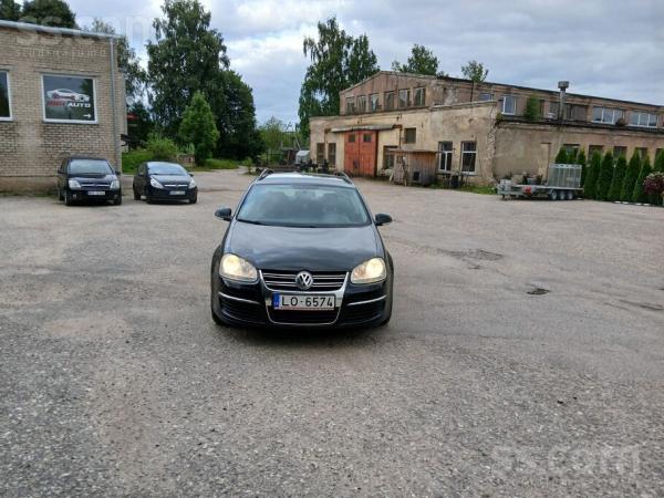 Black Volkswagen Golf 2008 in Valmiera, with an engine capacity of 1.90 L and mileage of 405 thousand km for 1950 €, photo 2 on AUTOMOTO.COM.LV