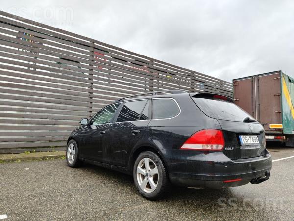 Black Volkswagen Golf 2008 in Riga, with an engine capacity of 1.90 L and mileage of 239 thousand km for 3717 €, photo 5 on AUTOMOTO.COM.LV