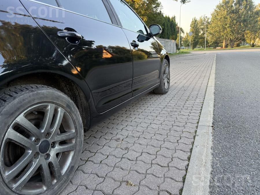 Melns Volkswagen Golf 2008 Jelgava, ar dzinēja tilpumu 1.90 L un nobraukumu 0 tūkst. km par 1900 €, foto 12 vietnē AUTOMOTO.COM.LV